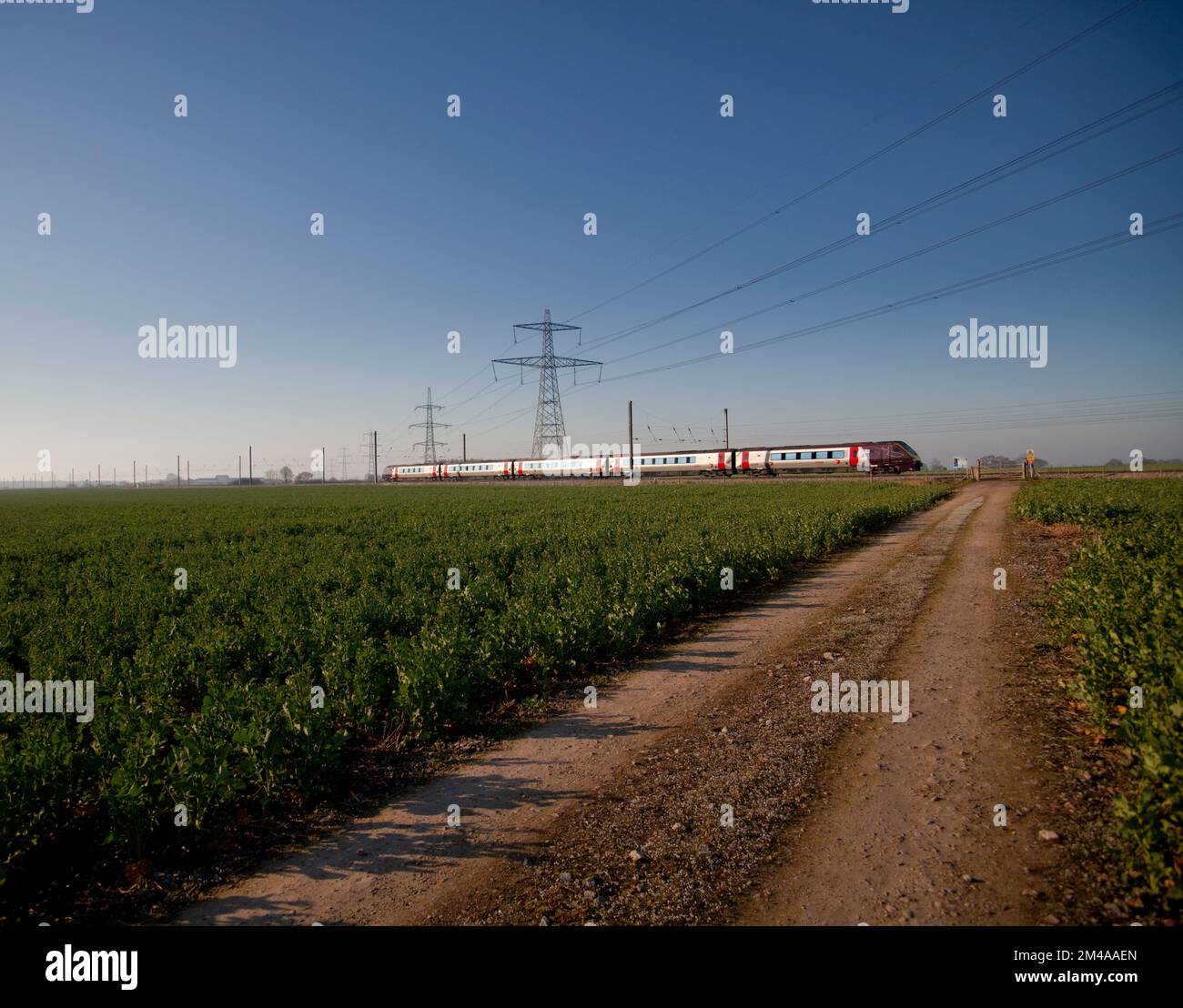 Arriva Crosscountry Trains diesel class 220 Bombardier voyager train in ...