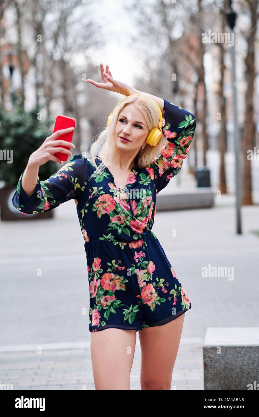 Portrait young dancing singing woman hi-res stock photography and ...