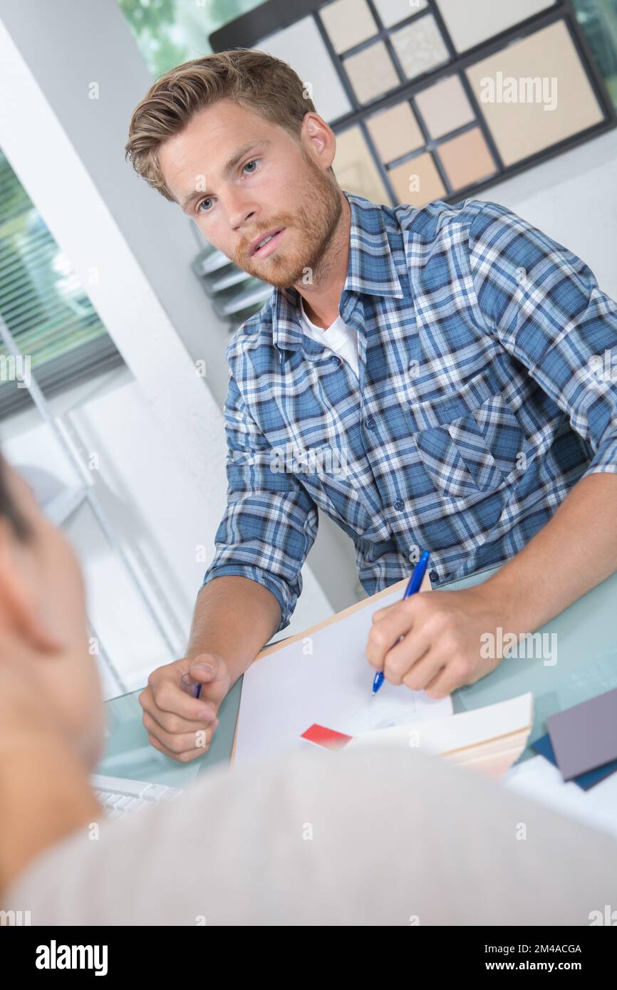 Picture frame seller hi-res stock photography and images - Alamy