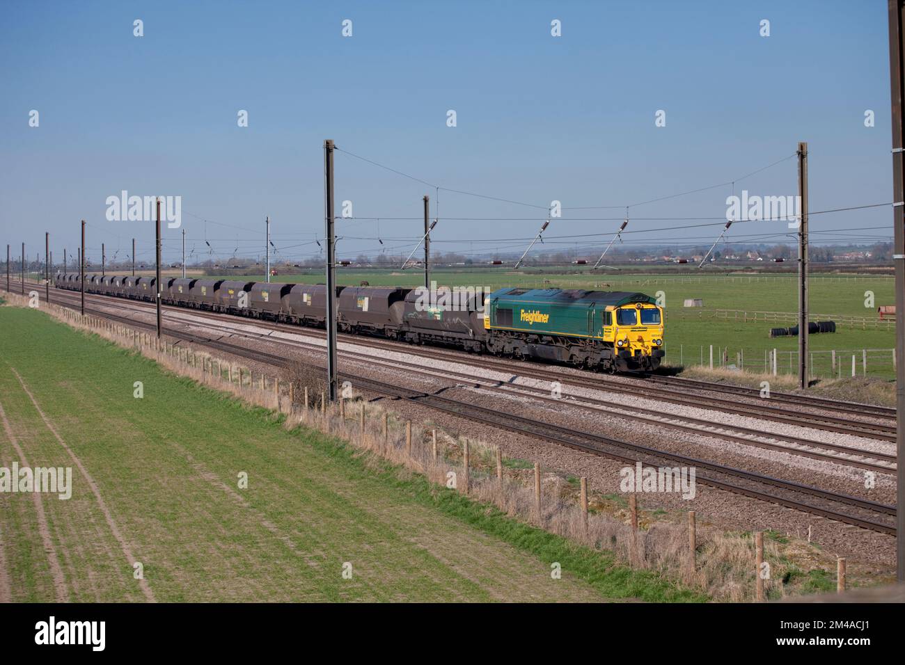 Freightliner class 66 diesel locomotive 66545 hauling a merry go round ...