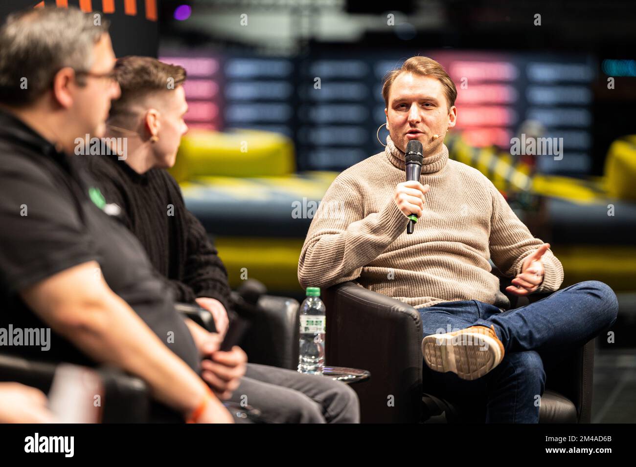 Hanover, Germany. 16th Dec, 2022. Christian Chmiel (r), COO of BIG ...