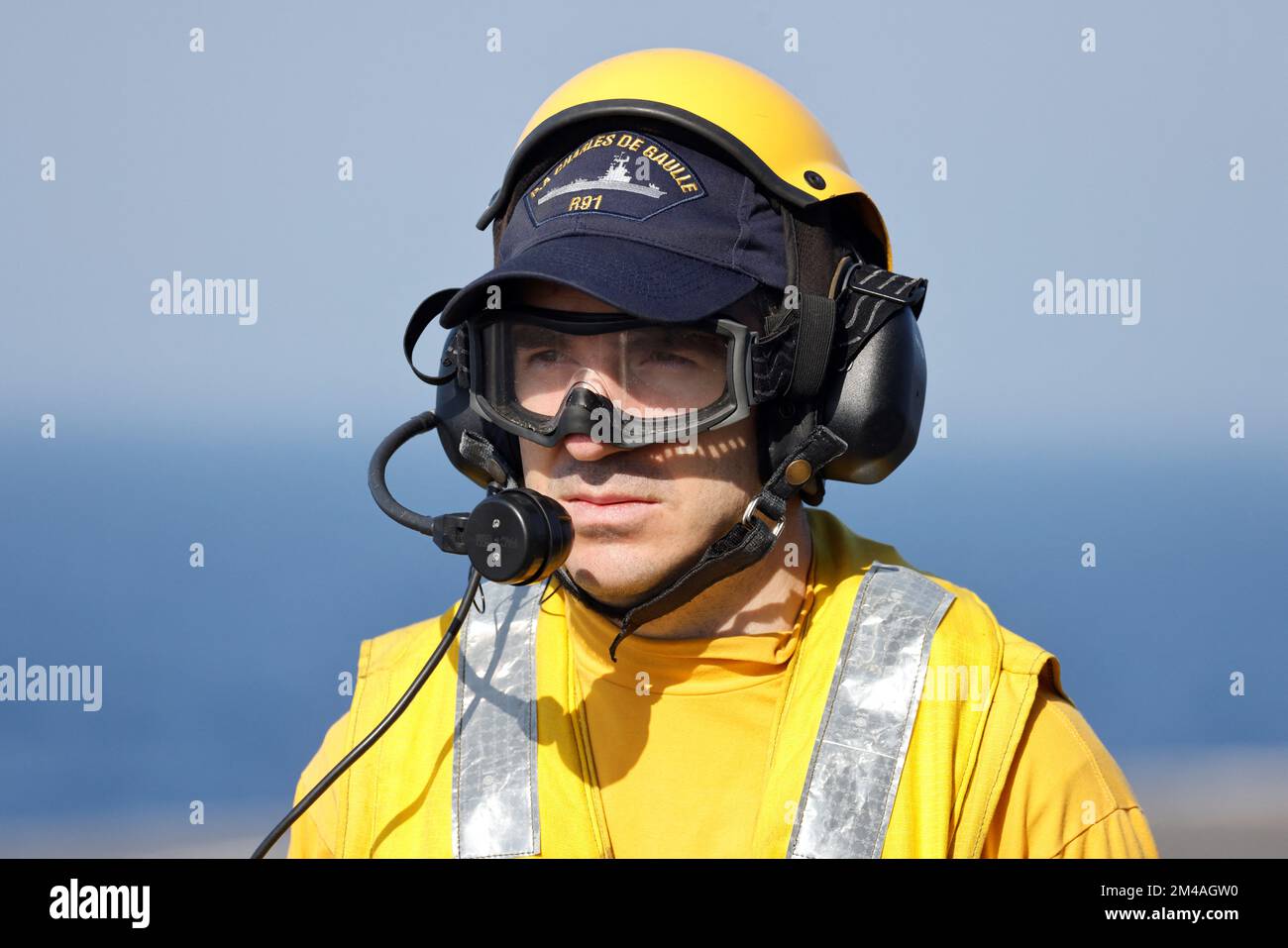 Rea Sea, December 19, 2022. - A French navy aircraft handling officer ...