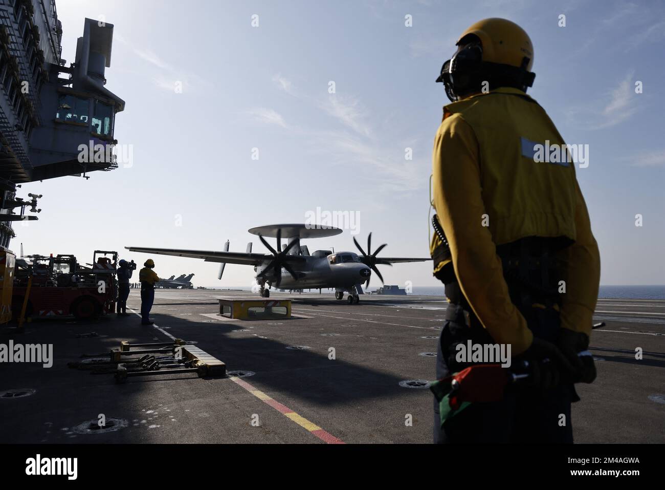 Rea Sea, December 19, 2022. - A French navy aircraft handling officer ...