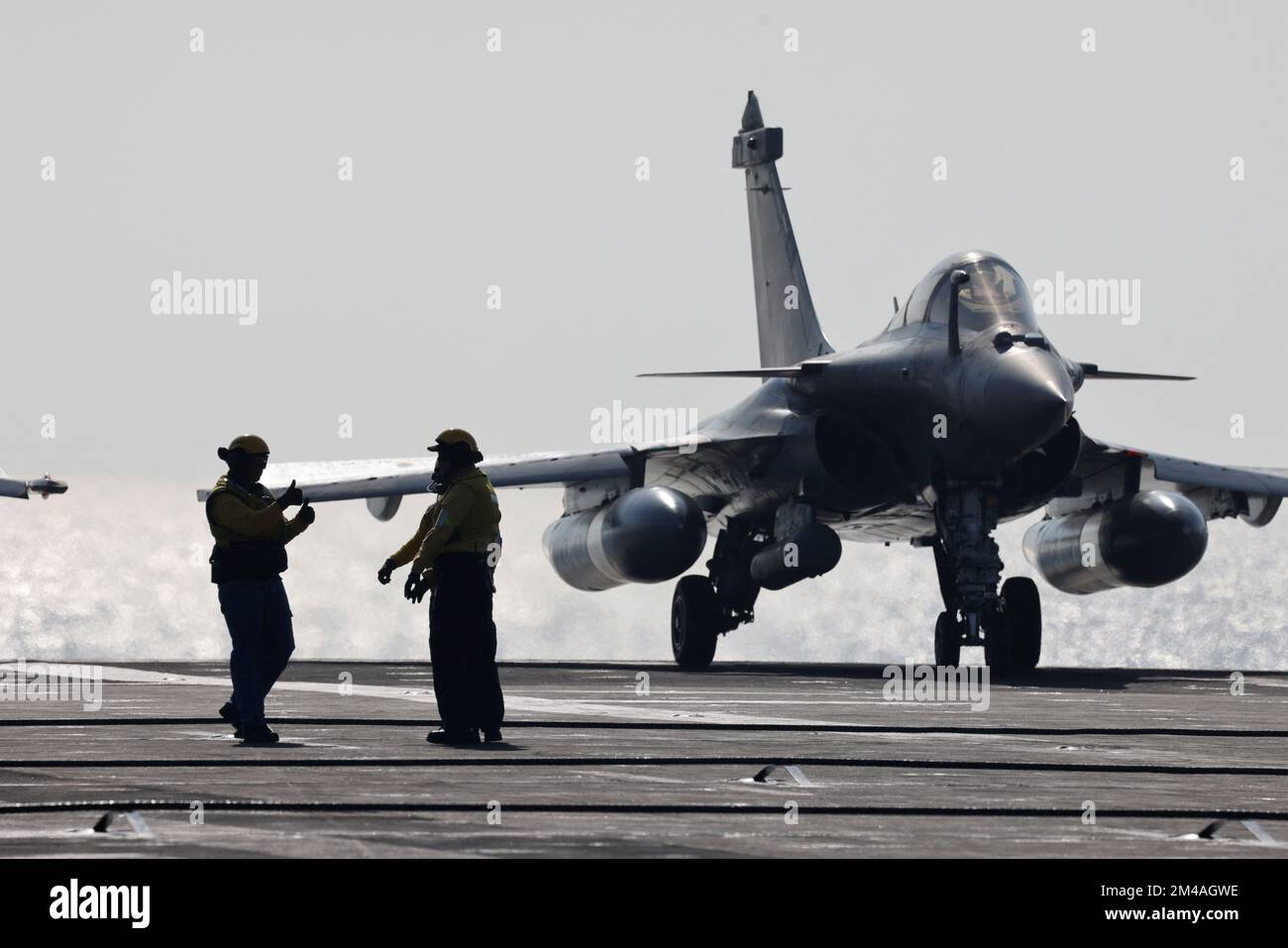 Rea Sea, December 19, 2022. - French navy personnel operate on the ...
