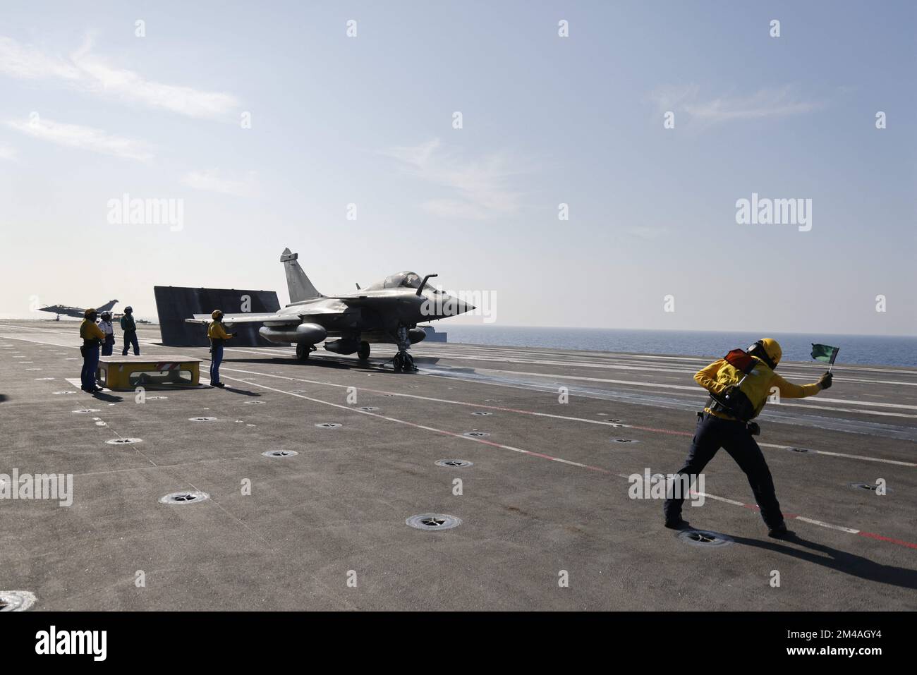Rea Sea, December 19, 2022. - A French navy aircraft handling officer ...