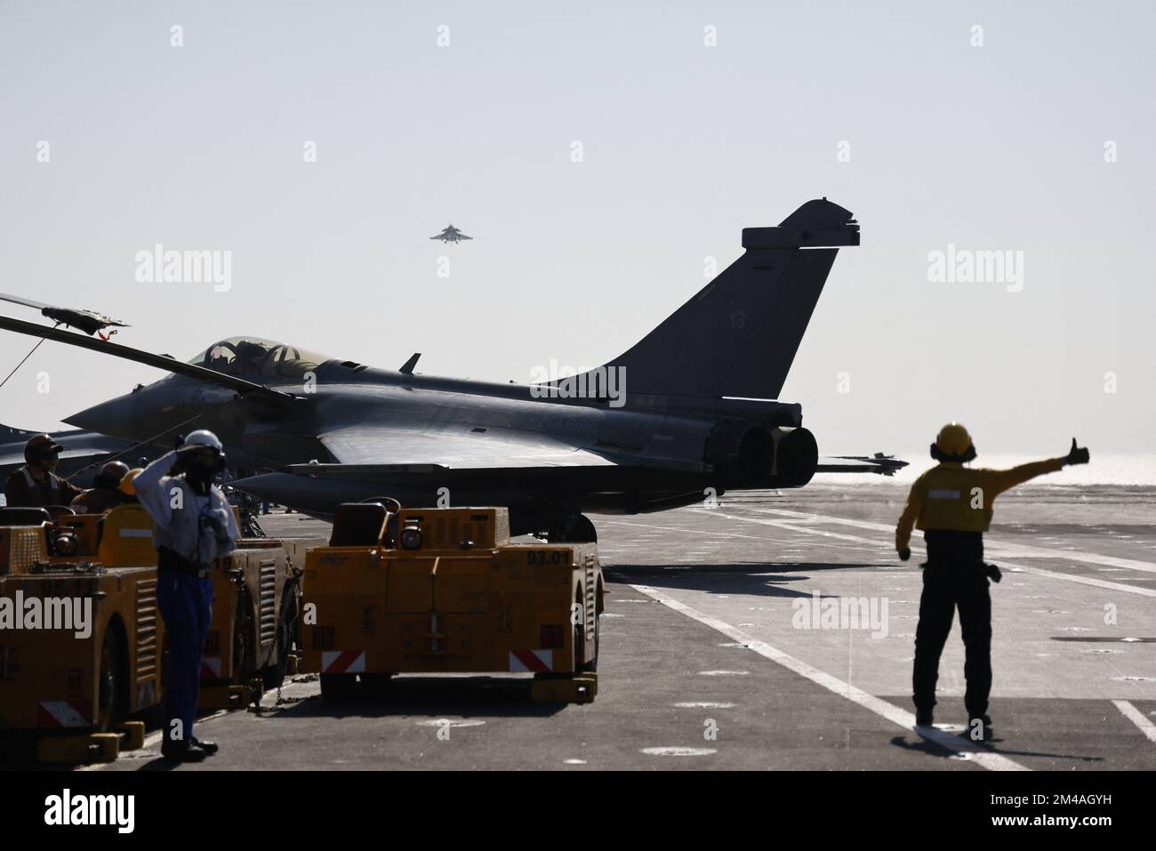 Rea Sea, December 19, 2022. - A French navy aircraft handling officer ...