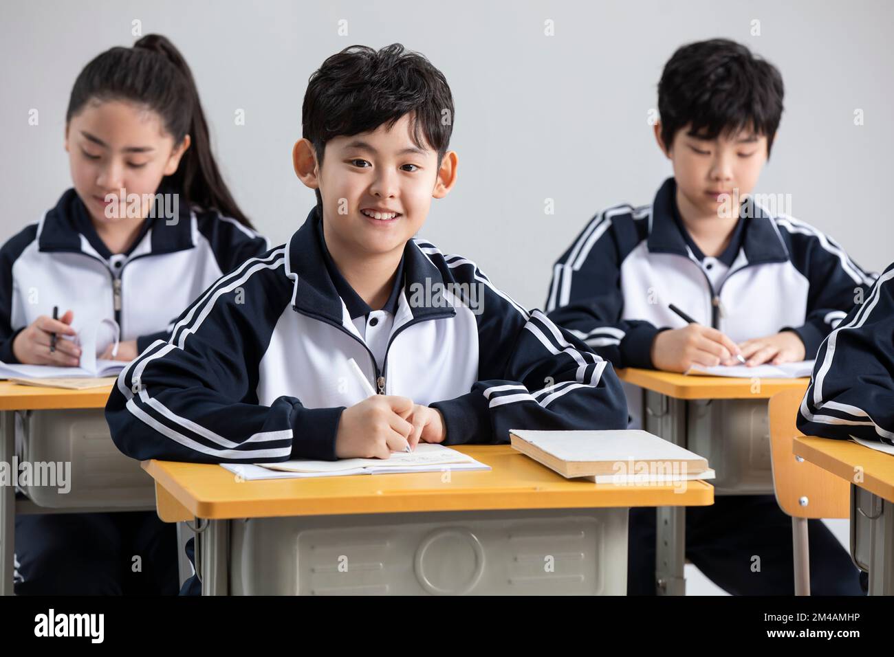 China classroom 13 hi-res stock photography and images - Alamy