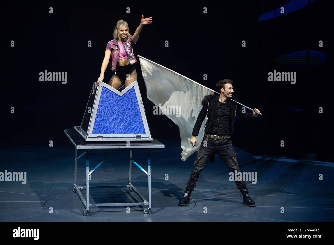 Andrew BLAKE, illusionist, magician, magician, The circus Flic Flac is ...