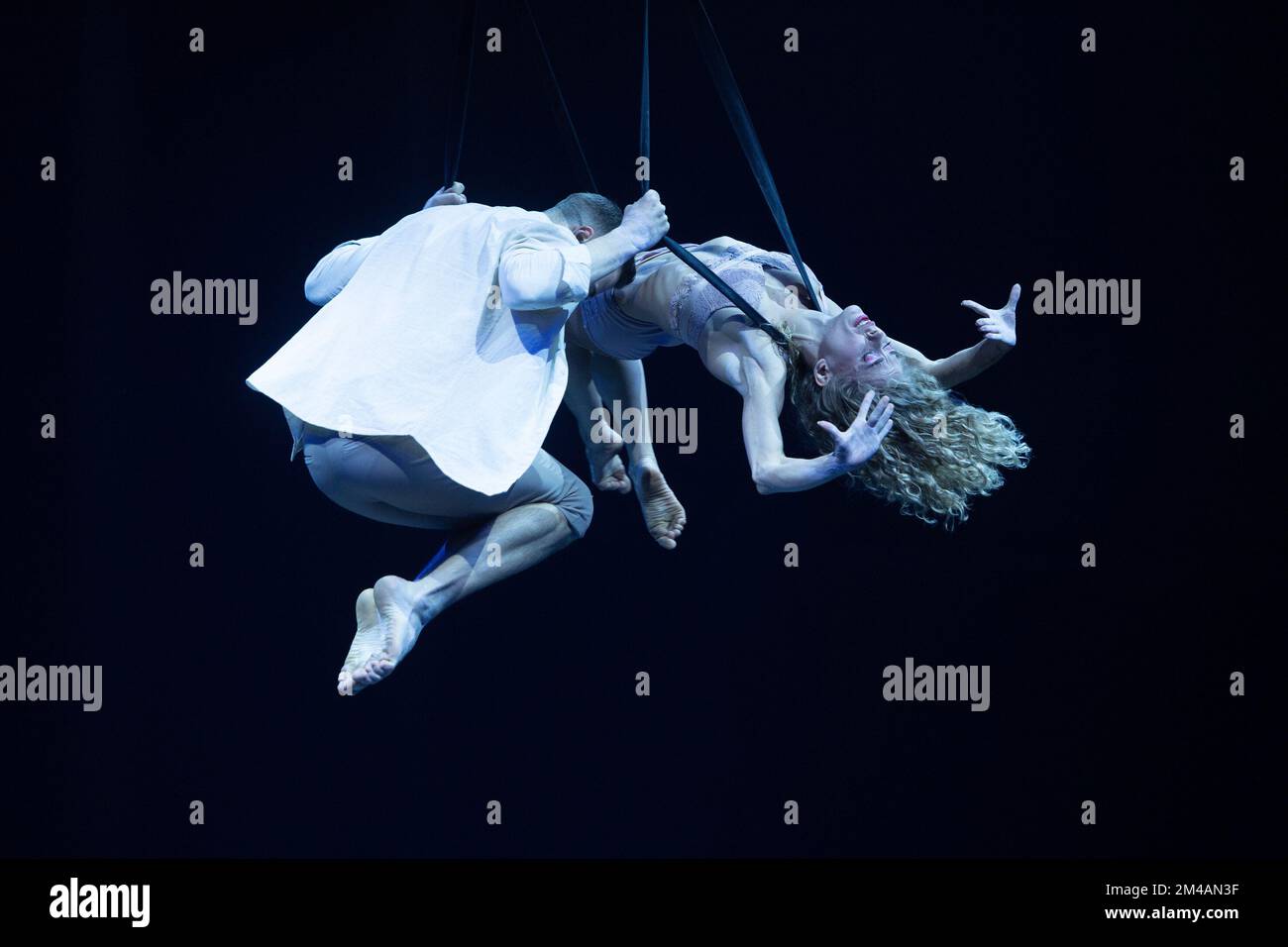 ARTUR and ESMIRA, straps, acrobatics, the circus Flic Flac will be ...