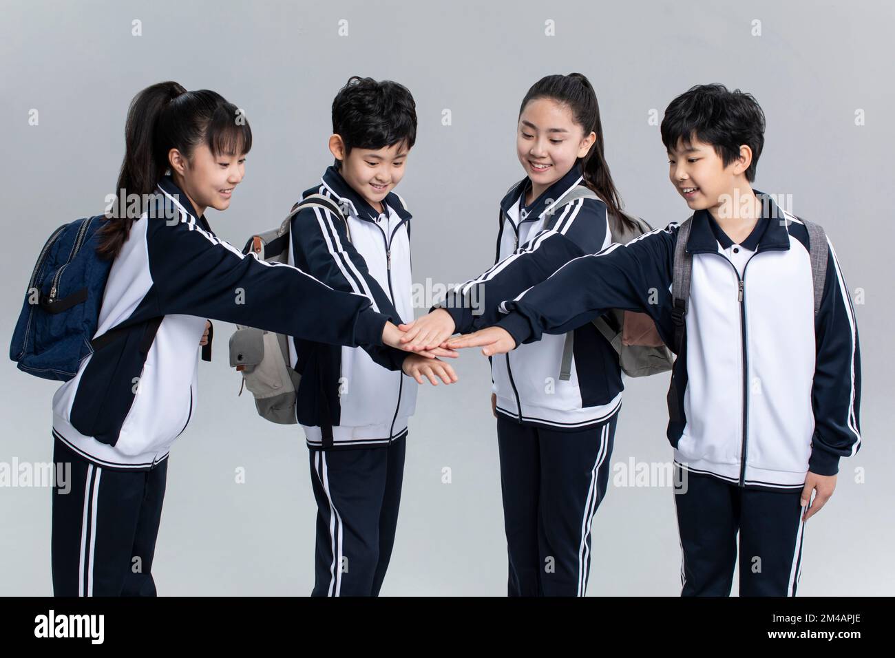 Children teamwork studio hi-res stock photography and images - Alamy