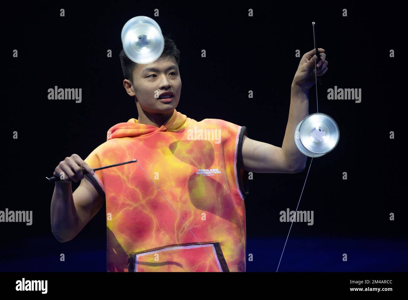 Duisburg, Deutschland. 16th Dec, 2022. 4-MAX, diabolo juggling, the ...