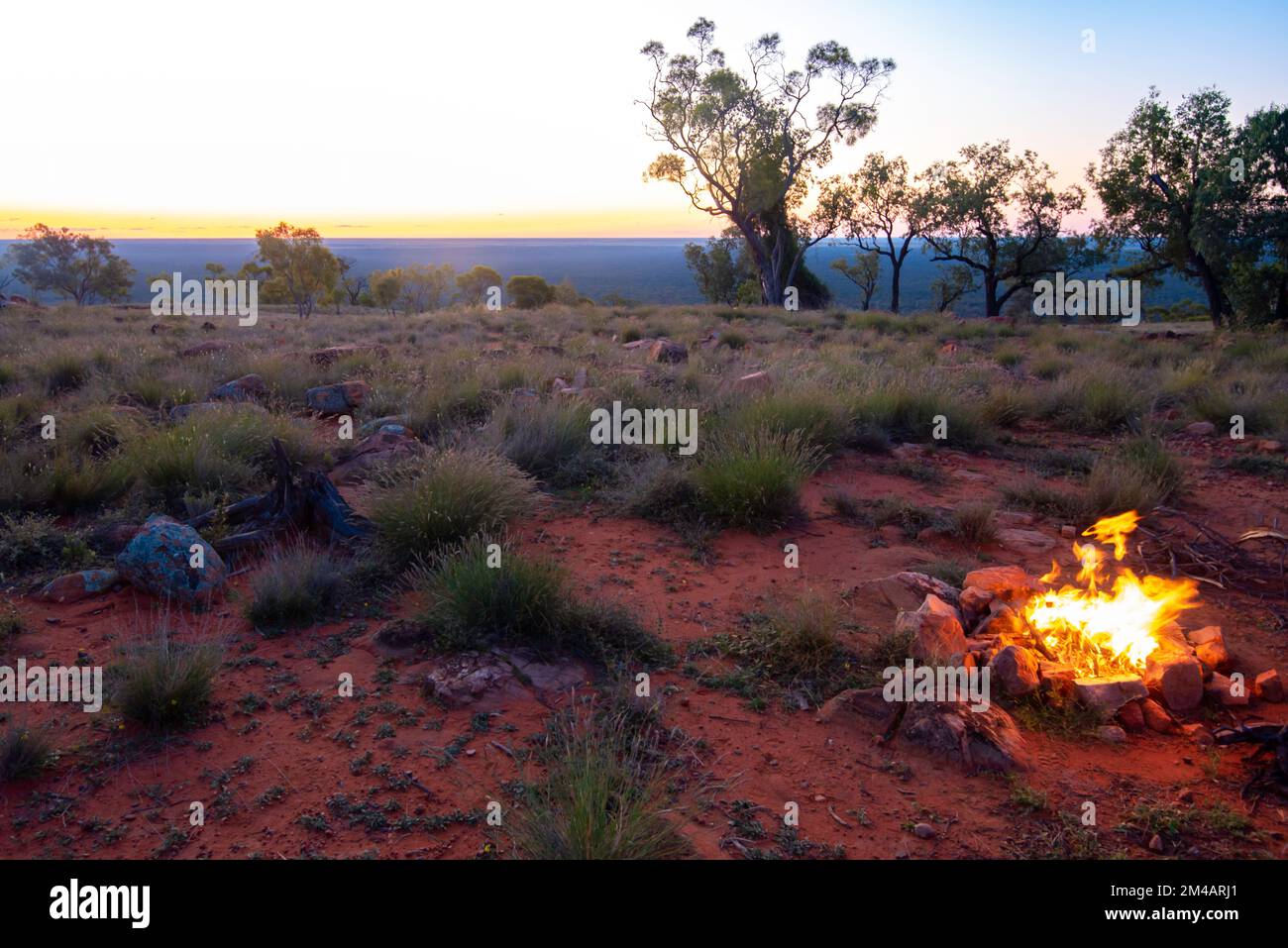 Australian campfire in the outback hi-res stock photography and images ...