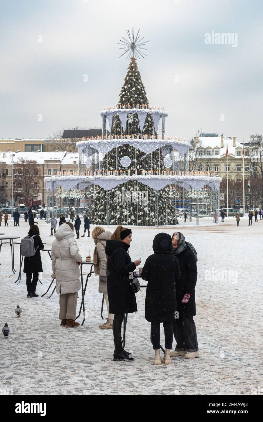 Vilnius christmas tree 2021 hi-res stock photography and images - Alamy