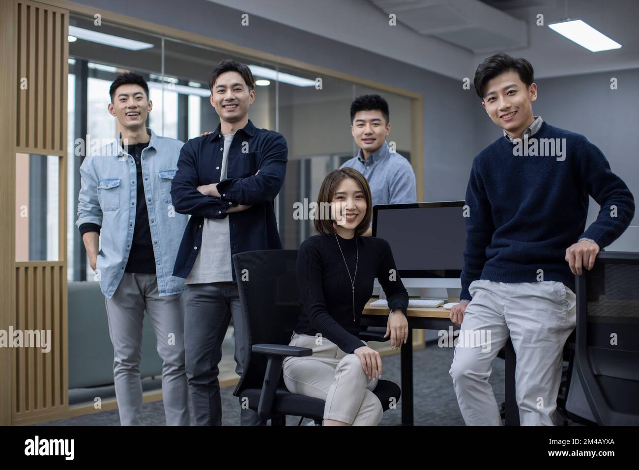 Portrait of confident Chinese business people Stock Photo - Alamy