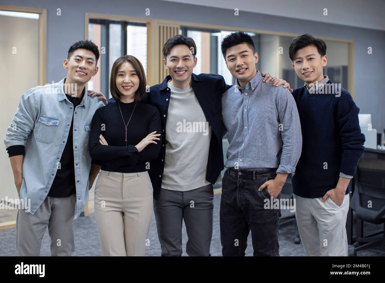 Portrait of confident Chinese business people Stock Photo - Alamy