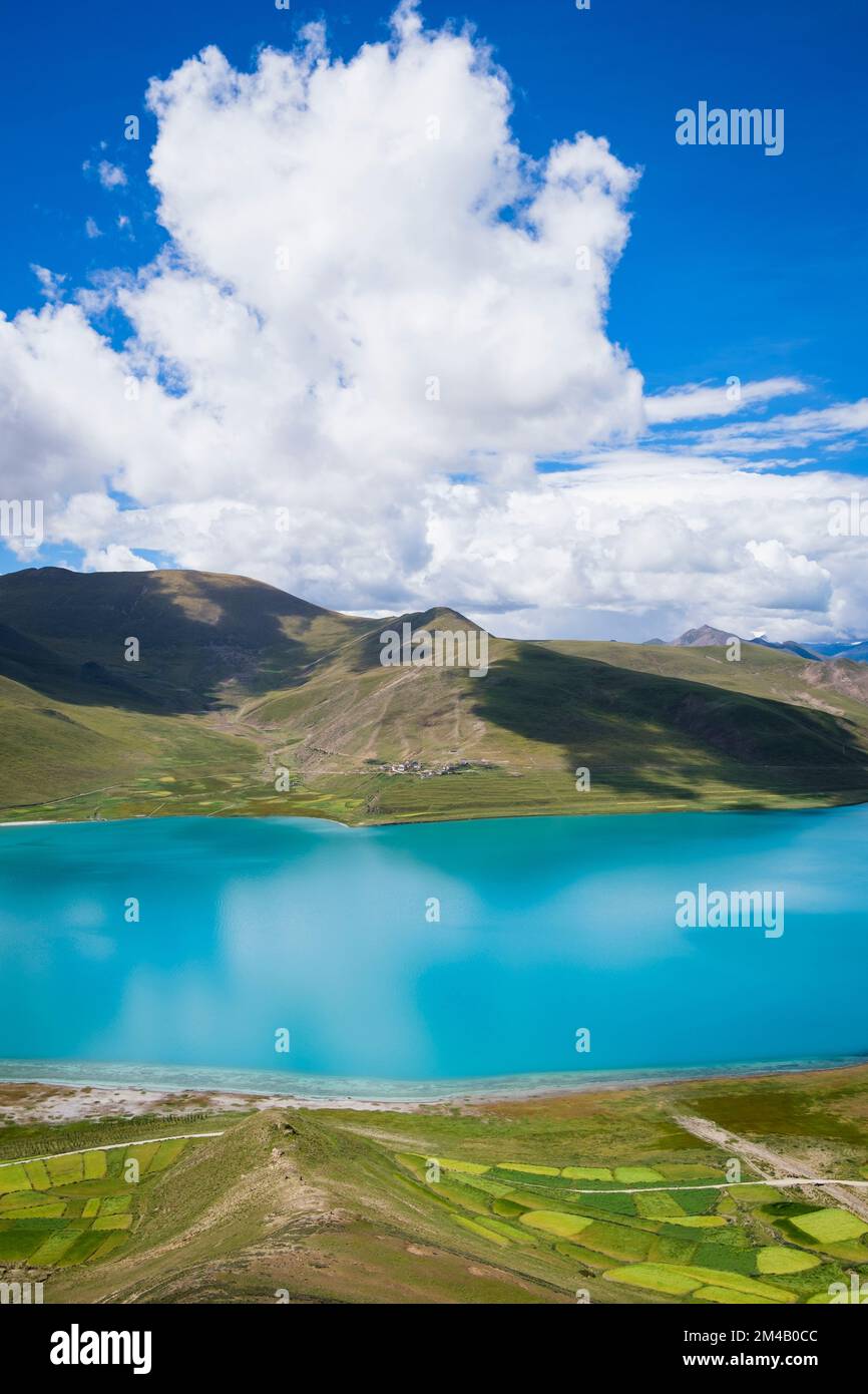 Viewpoint at the Yamdrok Lake southwest of Lhasa. Tibet Autonomous ...