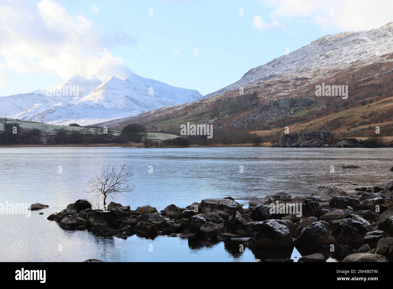 Summit of tryfan in winter hi-res stock photography and images - Alamy