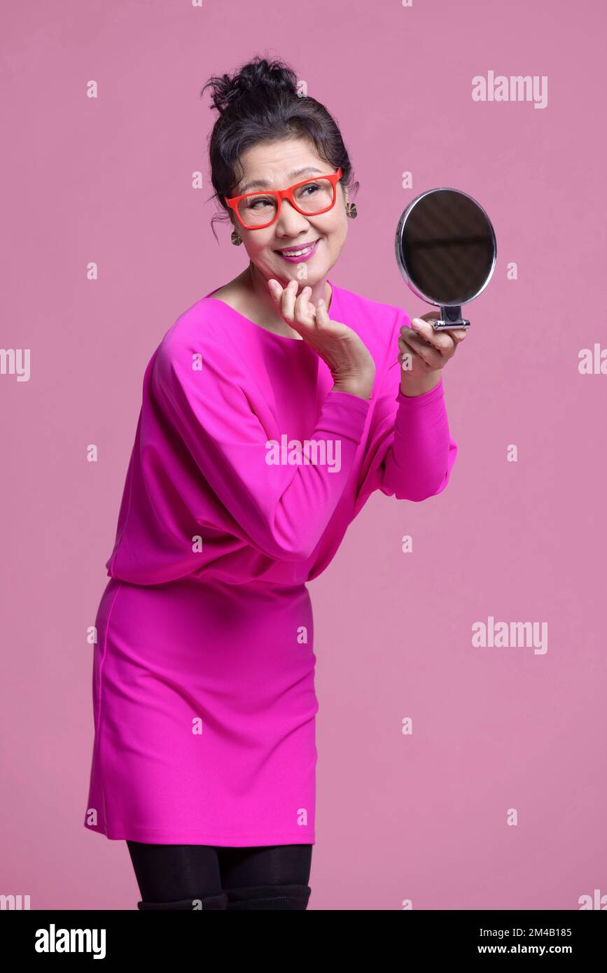 Chinese woman hand lipstick hi-res stock photography and images - Alamy