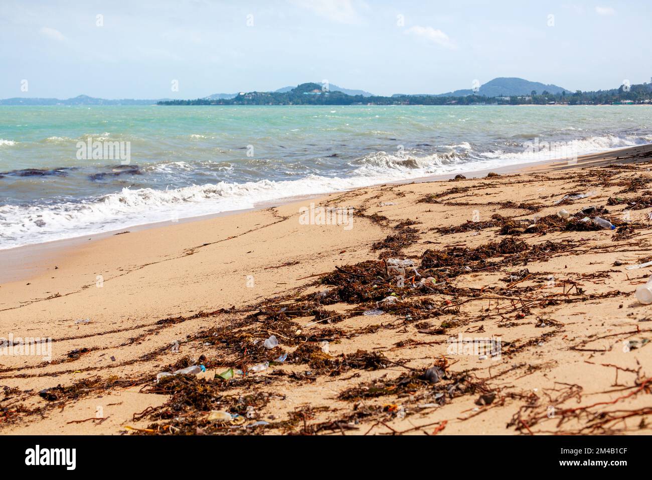 Beach island pile garbage hi-res stock photography and images - Alamy