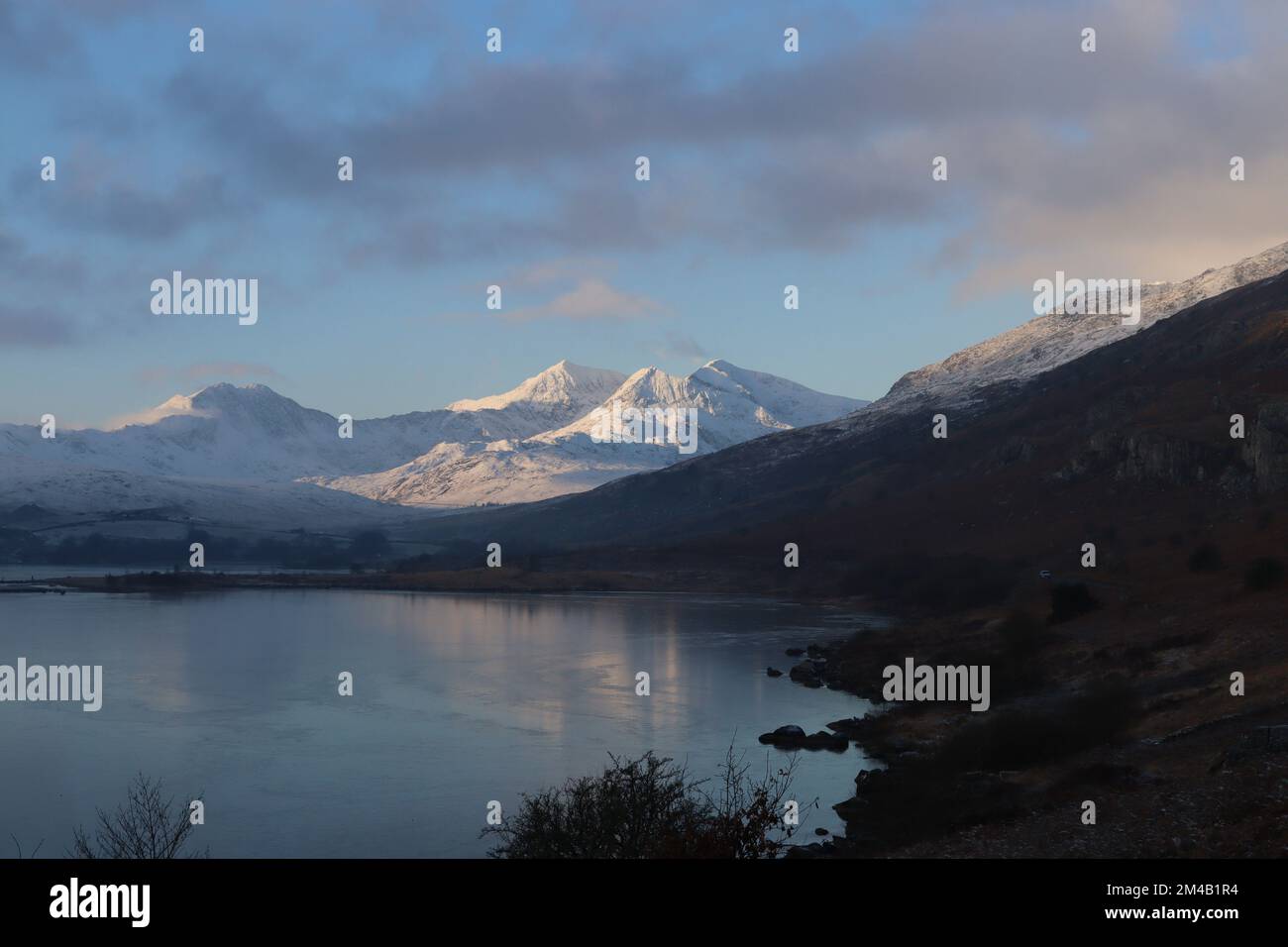 snowdonia snowdon winter wales Stock Photo - Alamy