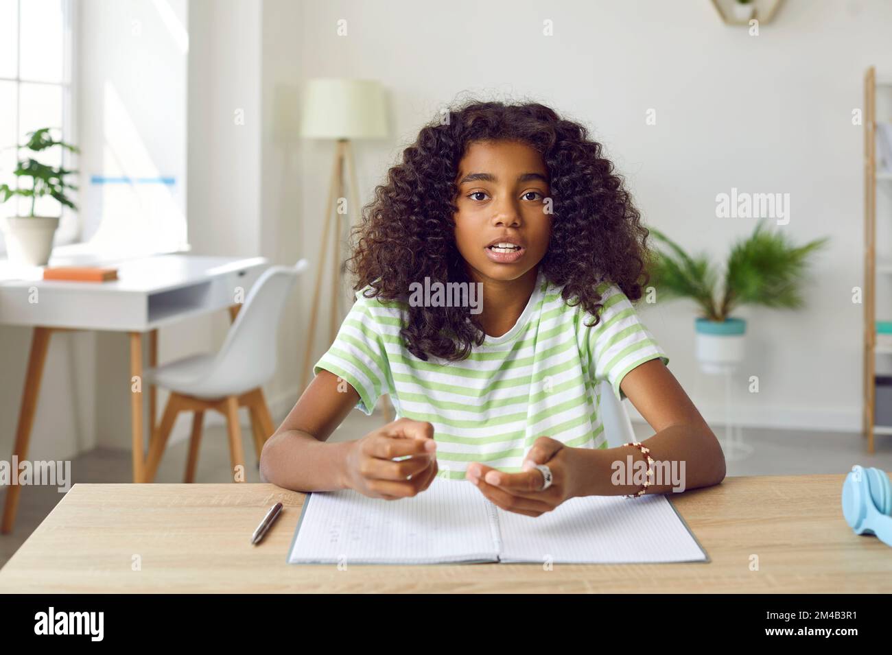 Speaking exam hi-res stock photography and images - Alamy