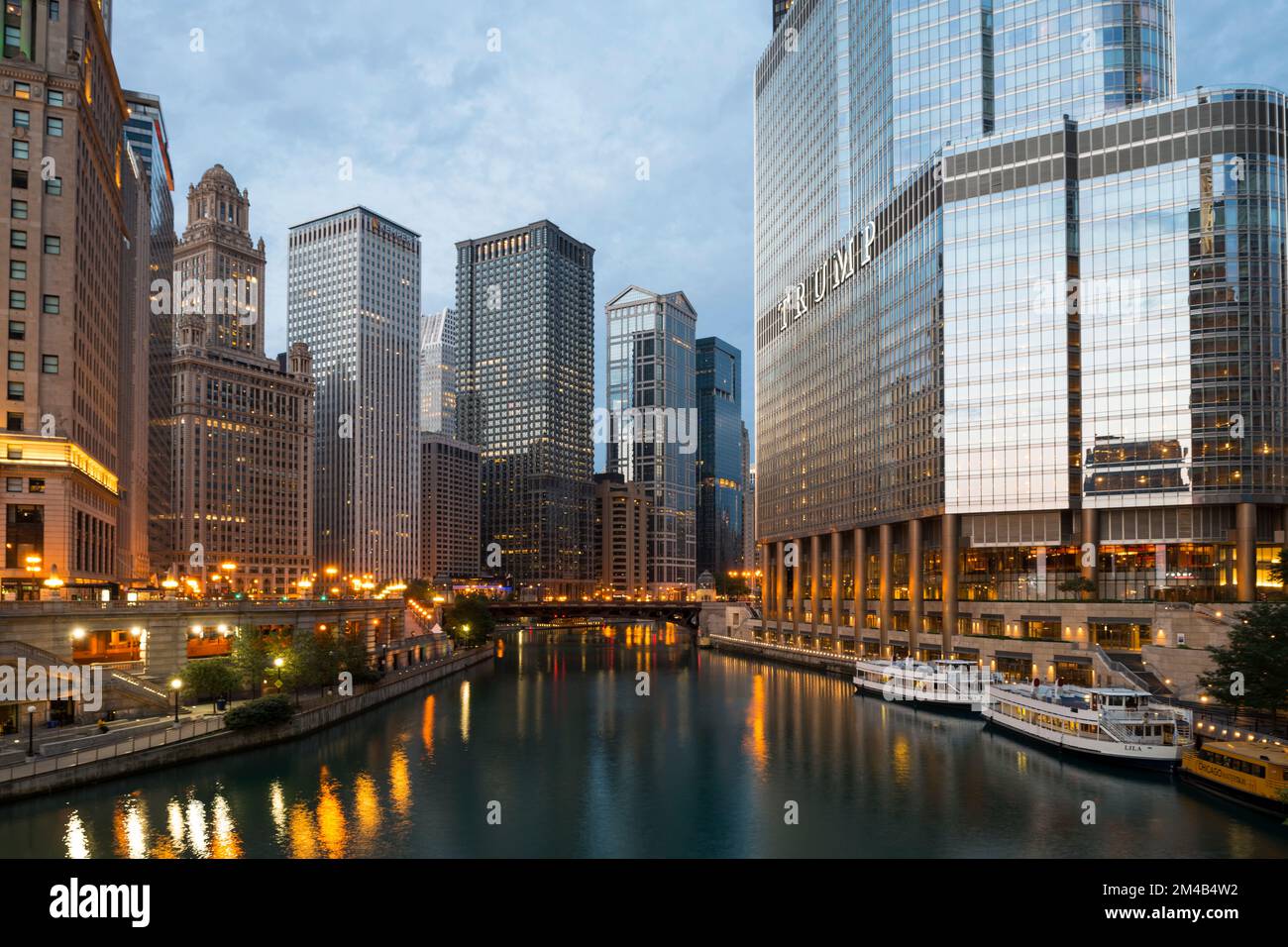 The Chicago River from the DuSable Bridge, Chicago, Illinois, USA Stock ...
