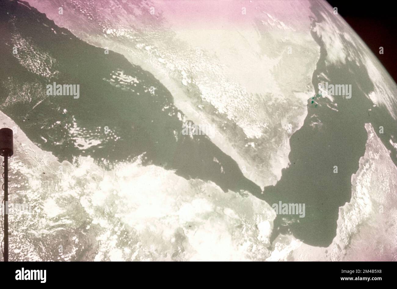 Project Gemini 11: The Earth seen from space, The Red Sea and the Gulf ...