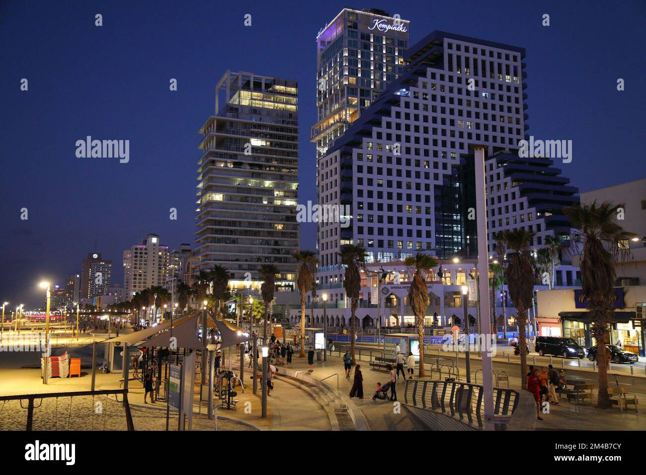 TEL AVIV, ISRAEL - NOVEMBER 3, 2022: People visit beachfront promenade ...