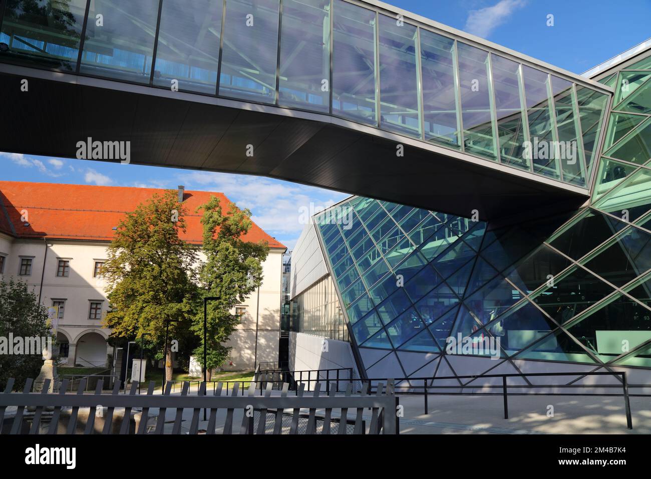LINZ, AUSTRIA - AUGUST 1, 2022: Linz Castle (Linzer Schloss) and modern ...
