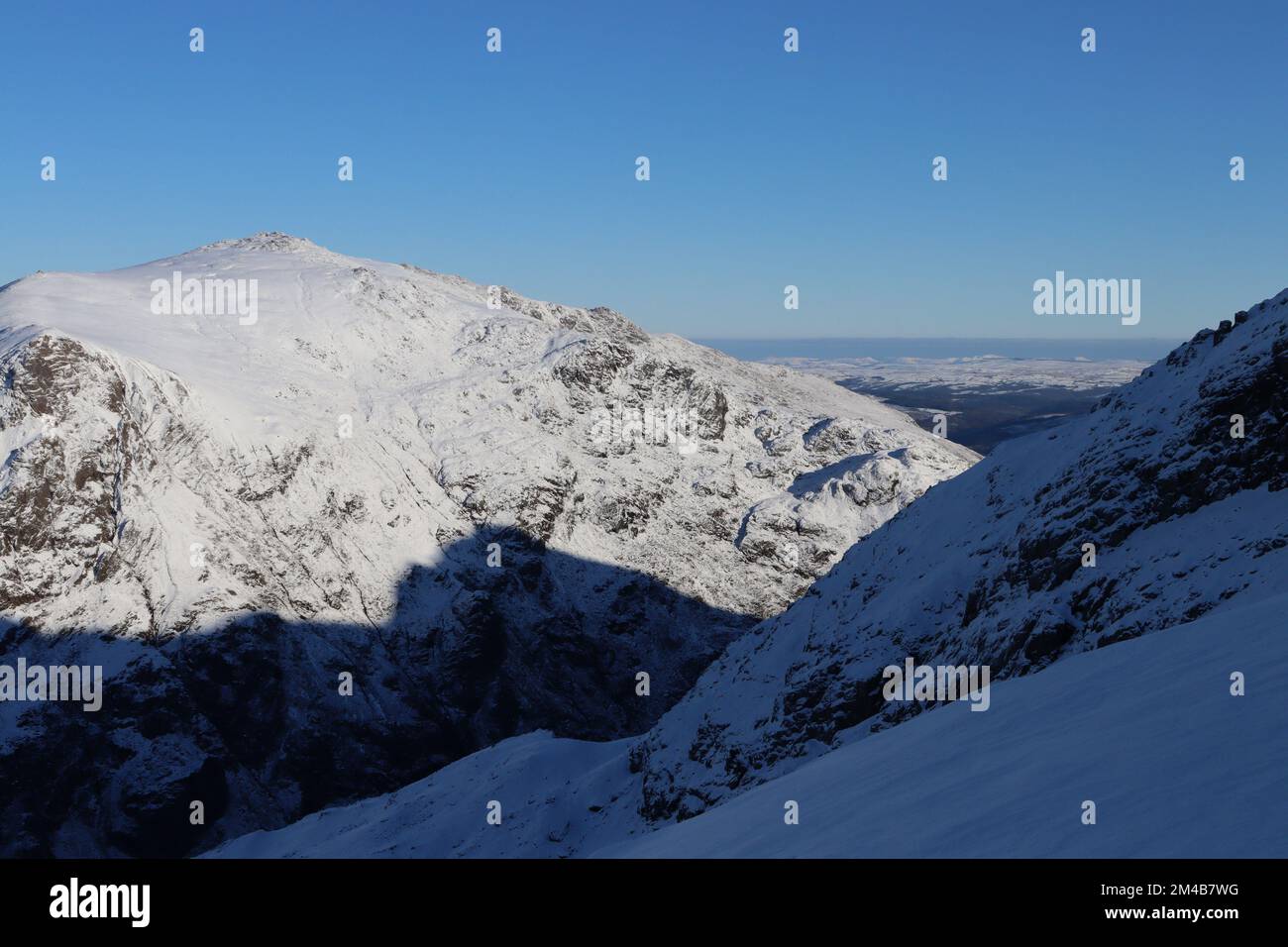 snowdonia snowdon winter wales Stock Photo - Alamy