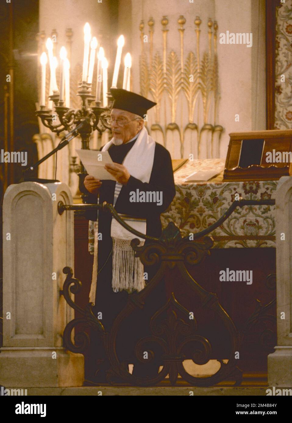 Italian rabbi Elio Toaff in the synagogue celebrating the reciprocal ...