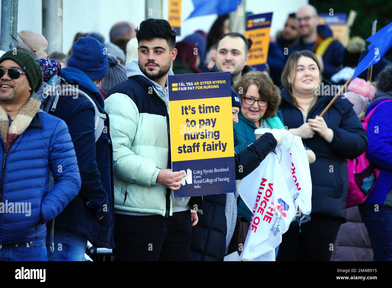 Members of the Royal College of Nursing (RCN) on the picket line ...