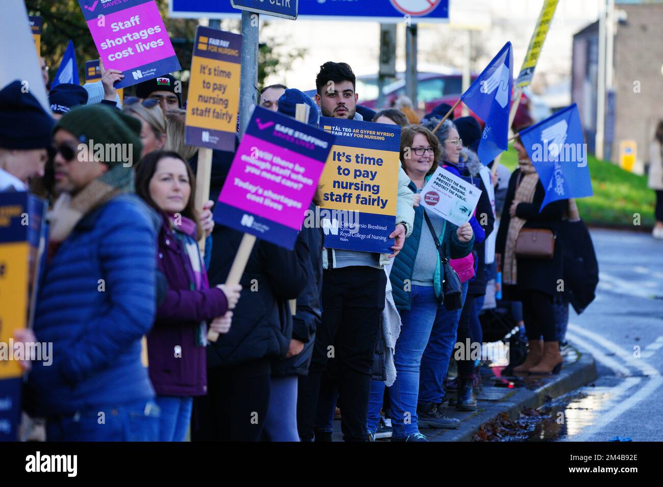 Members of the Royal College of Nursing (RCN) on the picket line ...