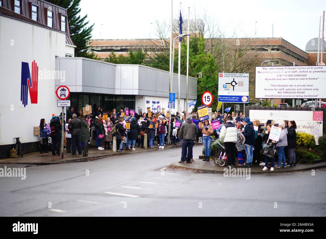 Members of the Royal College of Nursing (RCN) on the picket line ...