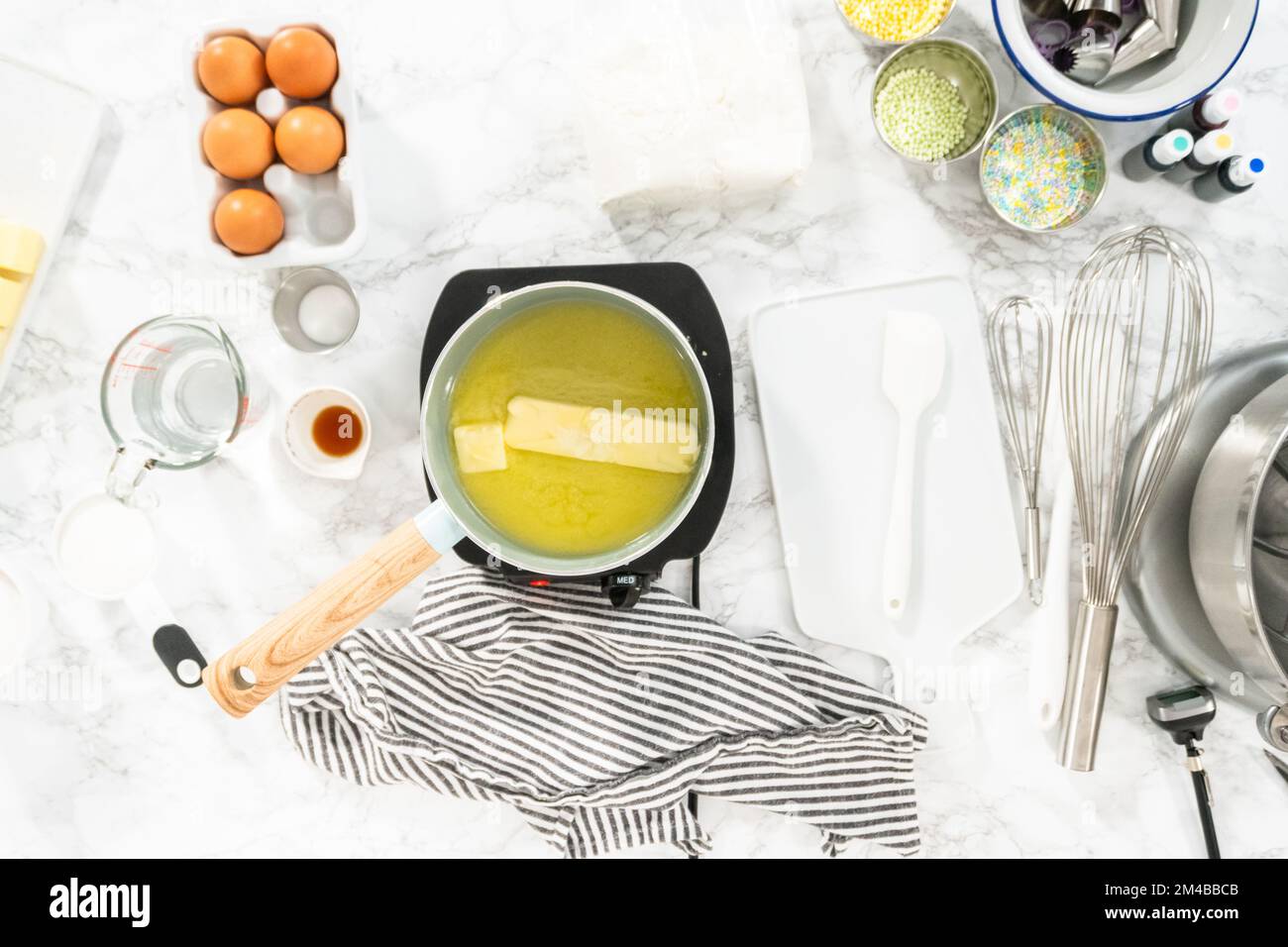 Baking a cake Stock Photo - Alamy