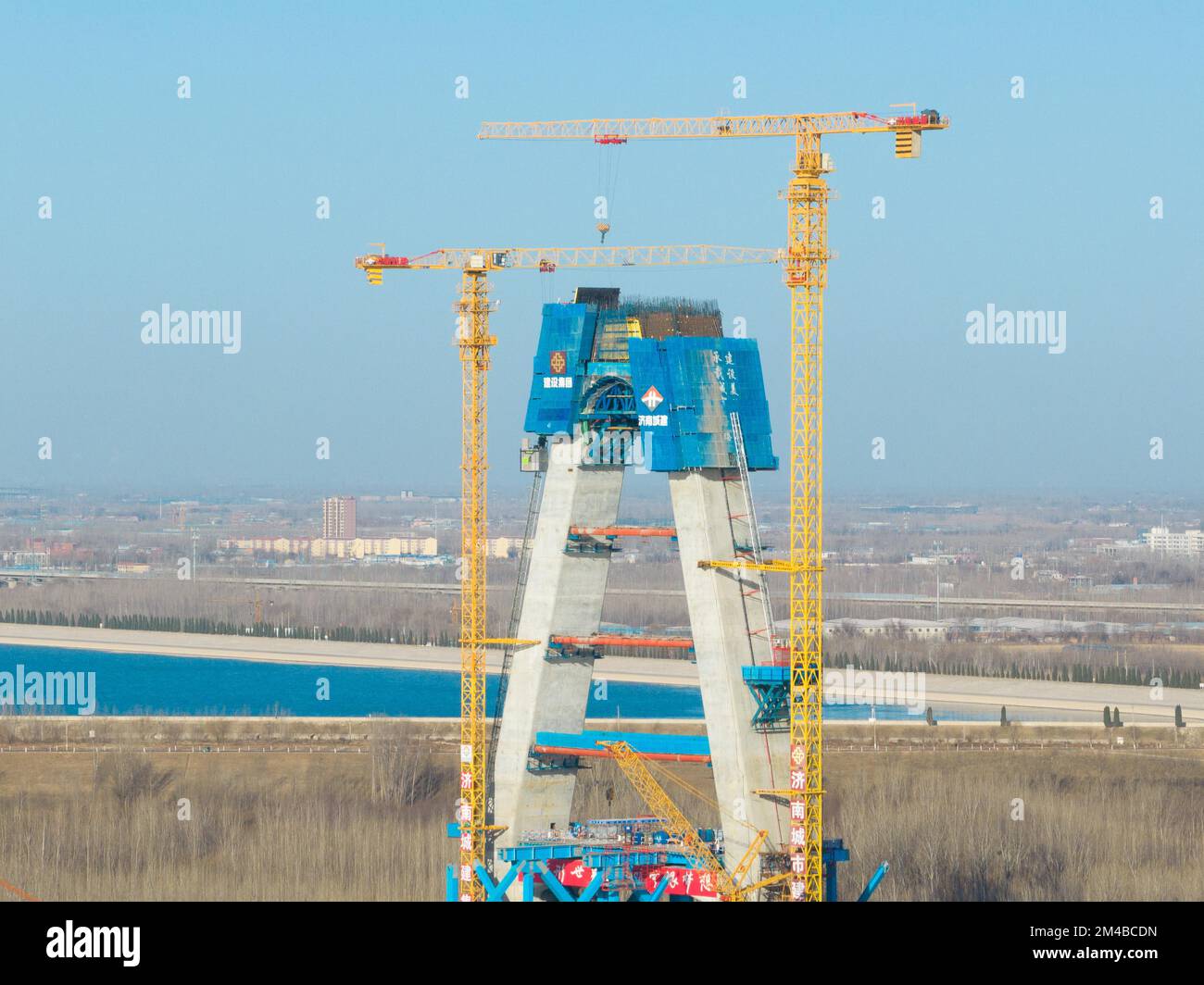 Aerial photos show the Yellow River Highway Bridge Expansion Project is ...