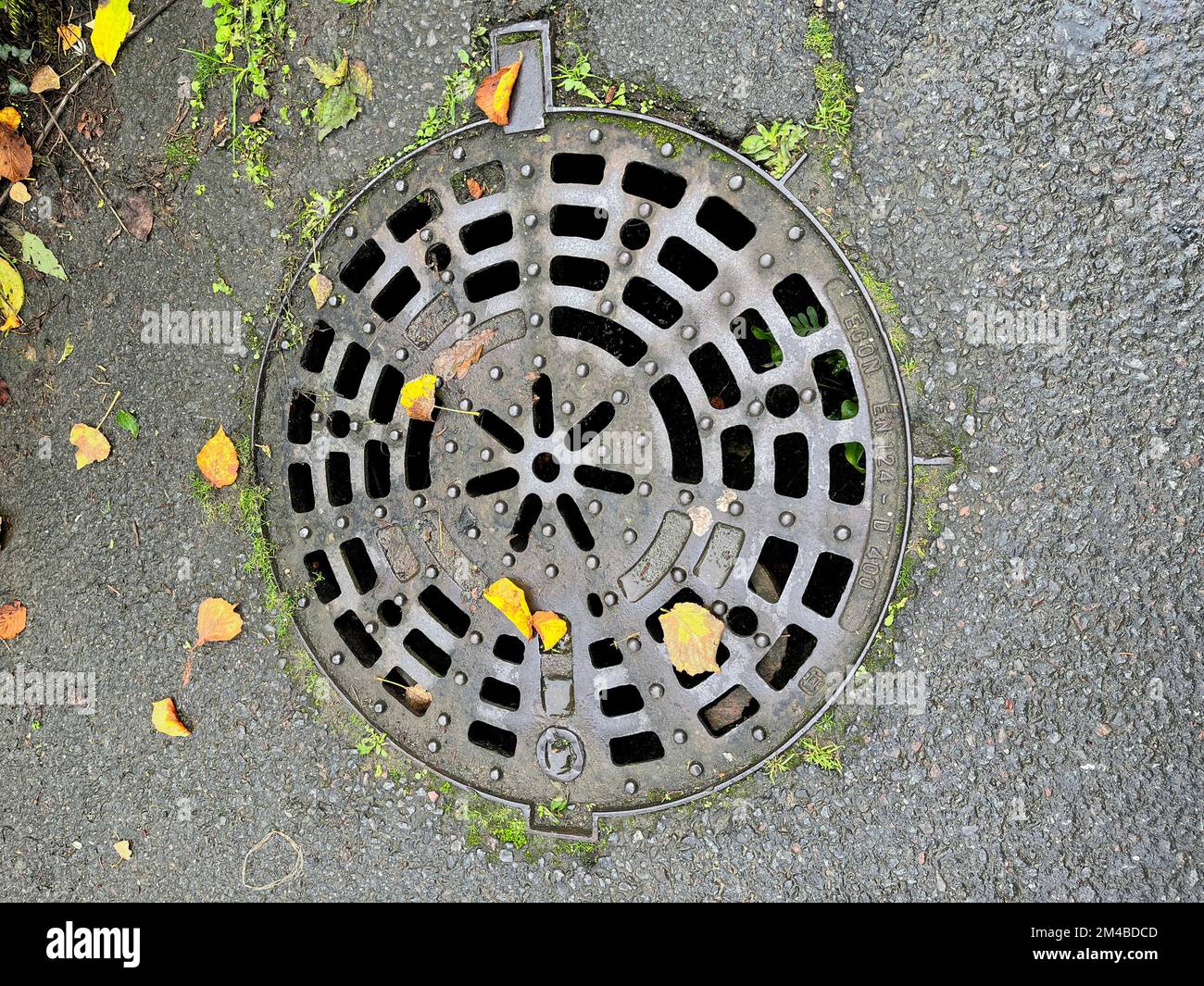 Medieval drain cover hi-res stock photography and images - Alamy
