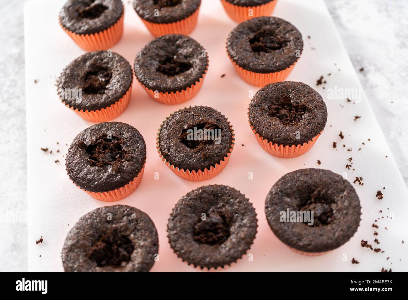Chocolate strawberry cupcakes Stock Photo - Alamy