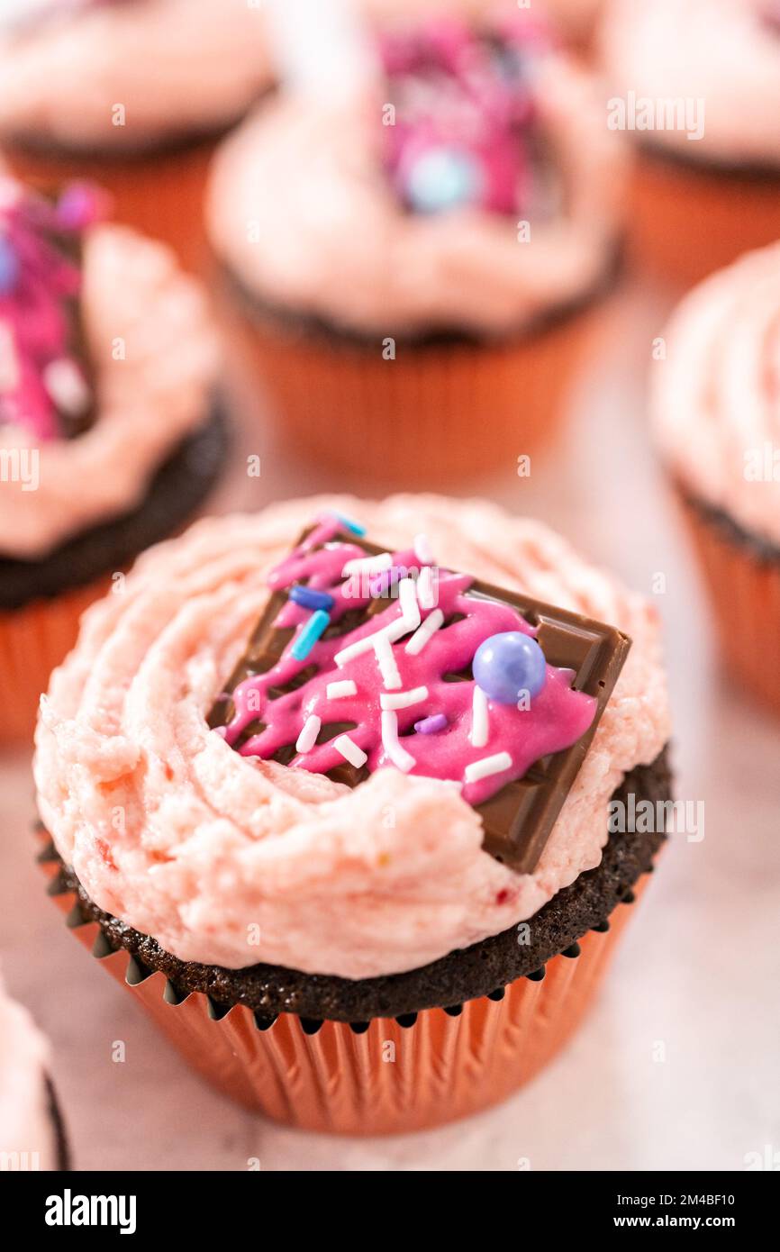 Chocolate strawberry cupcakes Stock Photo - Alamy