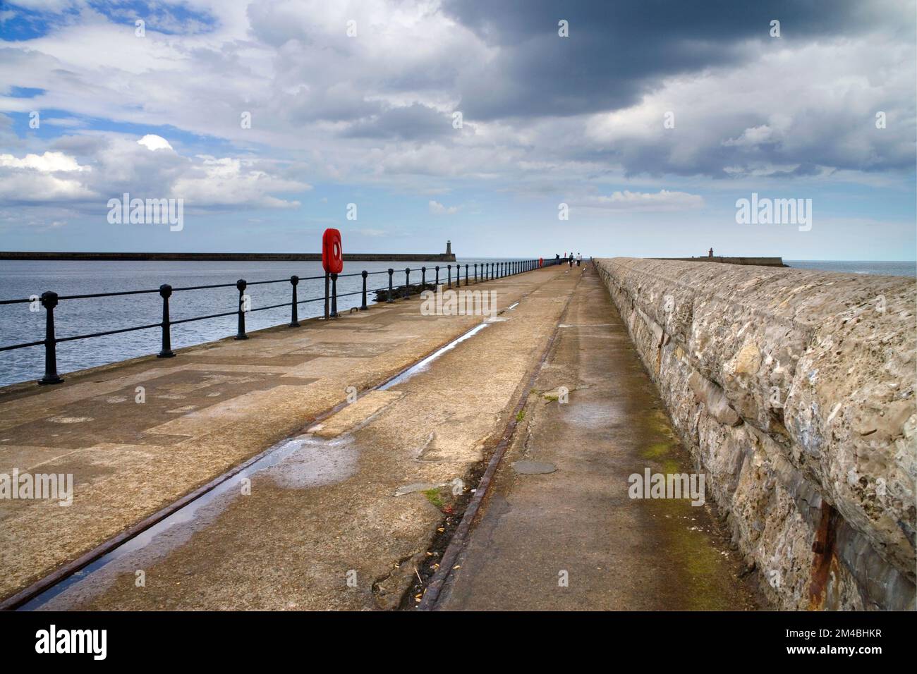 harbour wall at South Shields on the Tyne and Wear coast Stock Photo ...