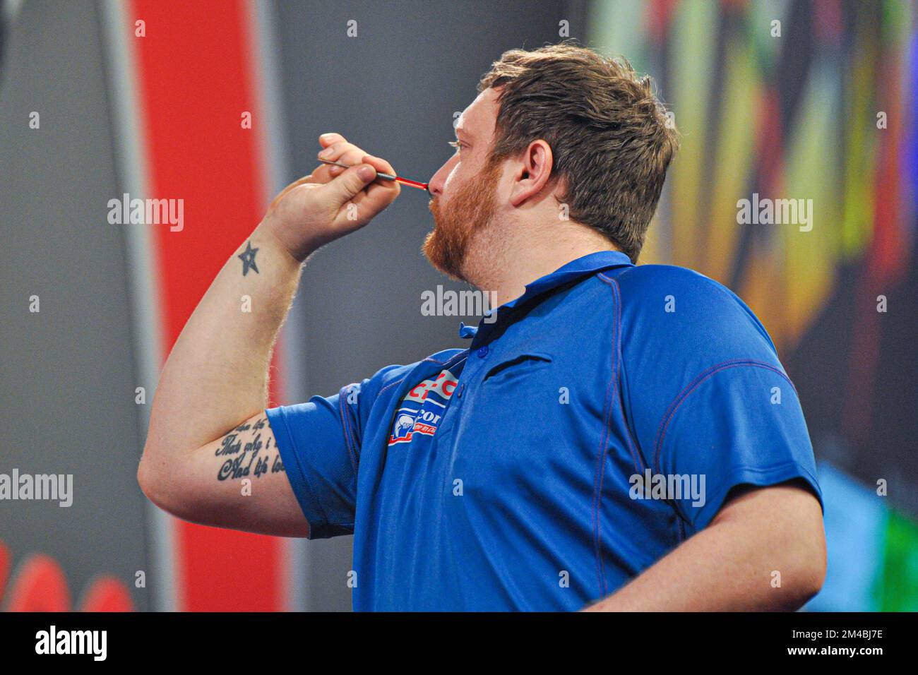 Cameron menzies darts hi-res stock photography and images - Alamy