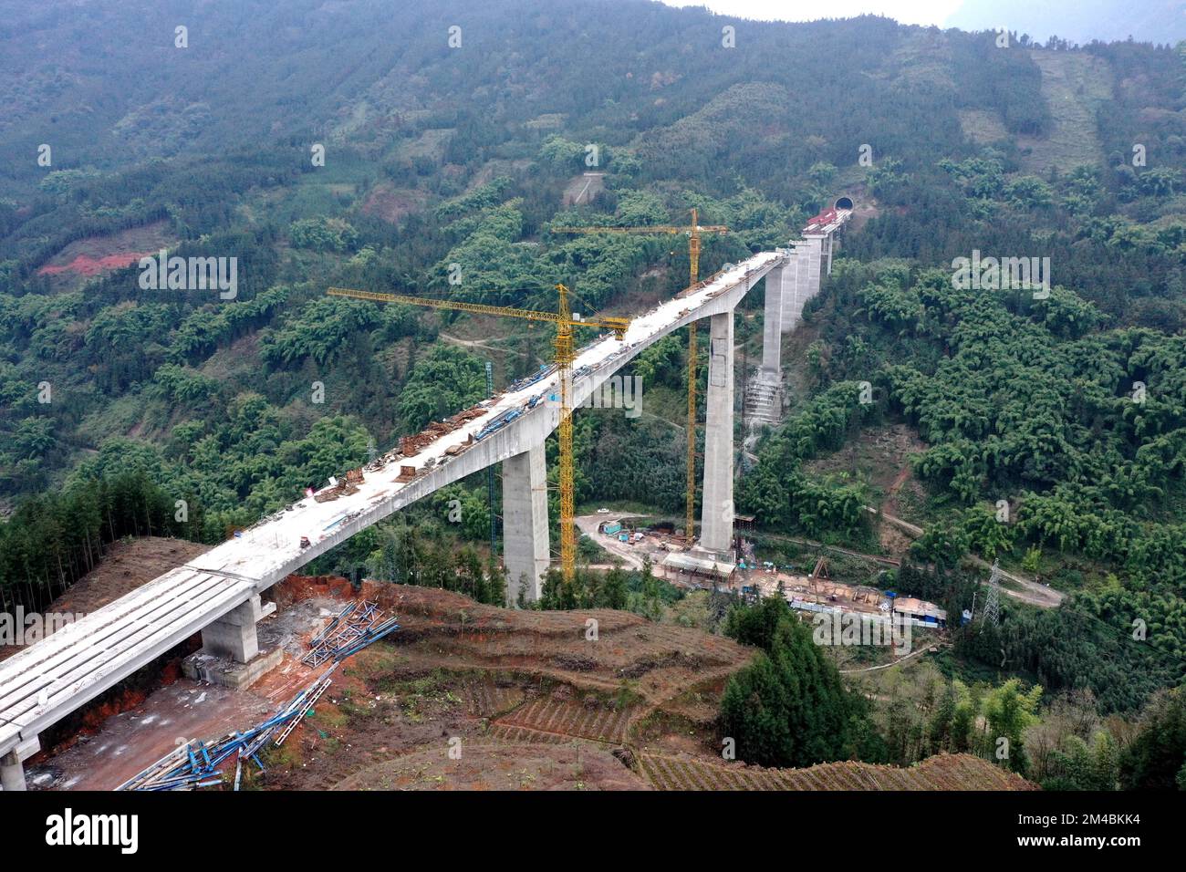 Aerial photo shows the construction site of the Houdixia Grand Bridge ...