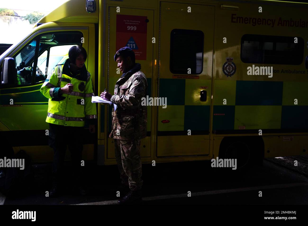 Military personnel from the Household Division are trained in an ...