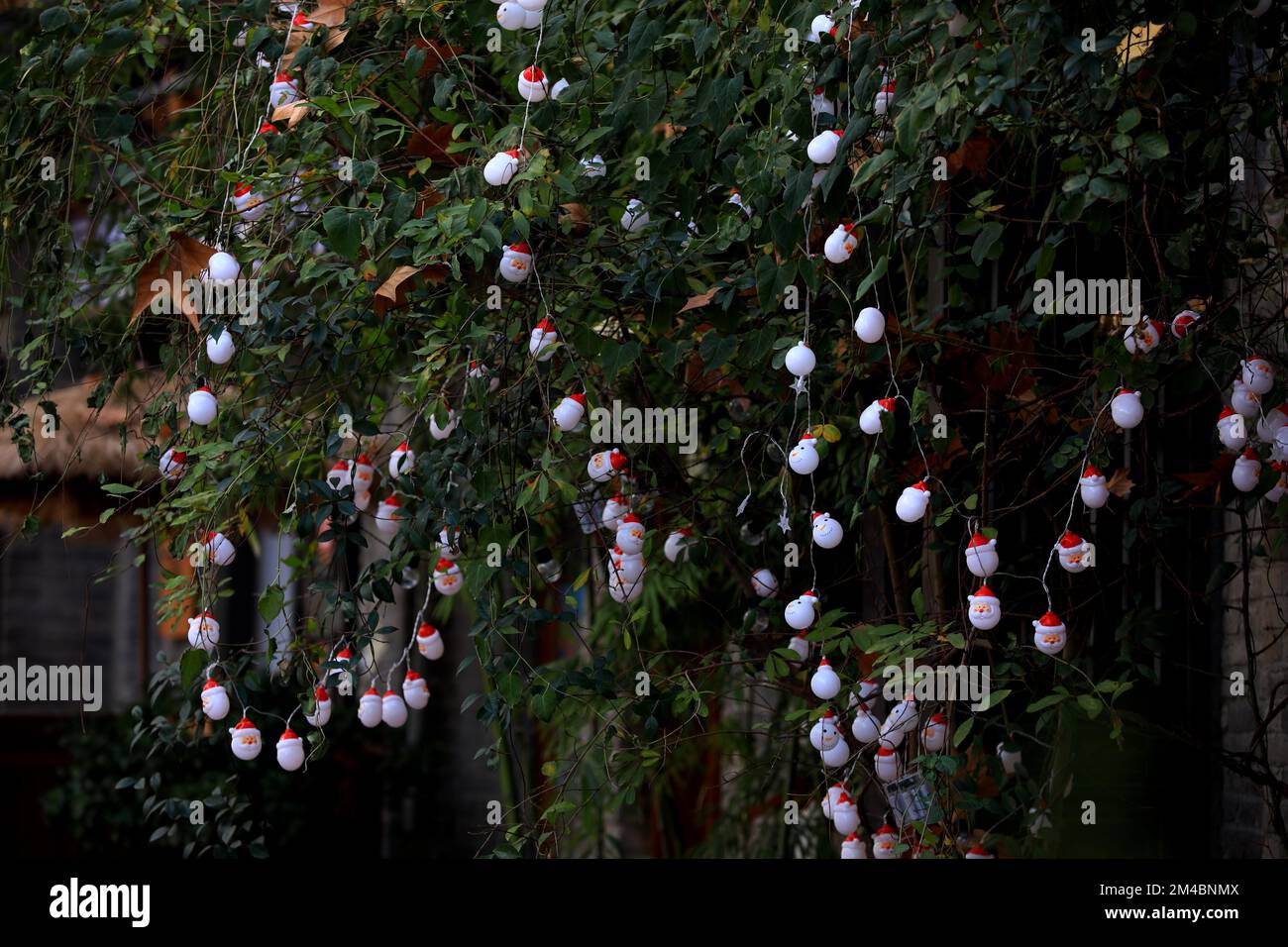 Christmas vibes are full of the Huajie Commercial Center in Huai'an ...