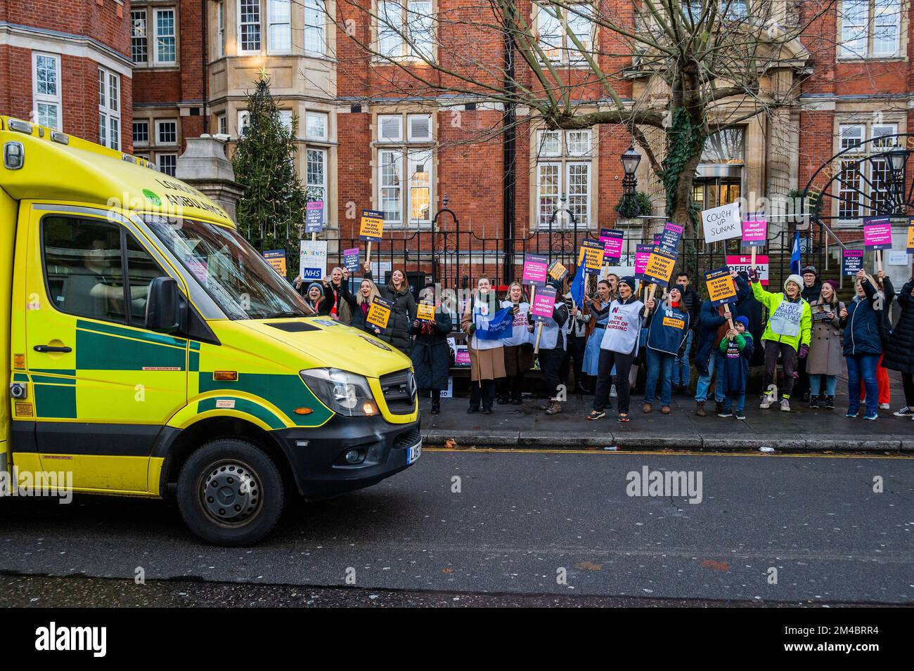 London, UK. 20th Dec, 2022. Mutual support and respect as a London ...