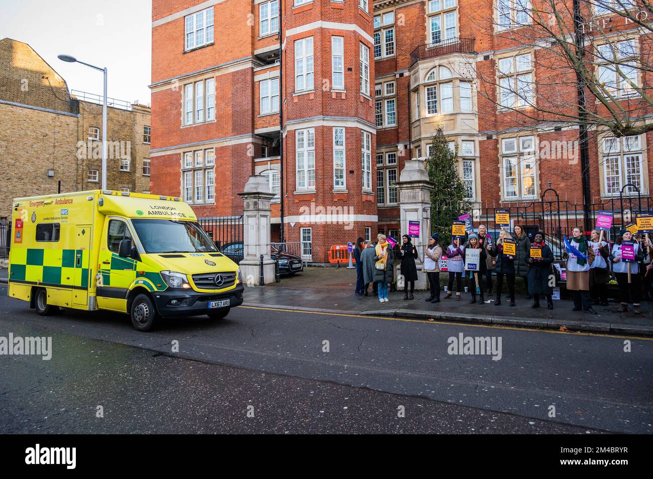 London, UK. 20th Dec, 2022. Mutual support and respect as a London ...