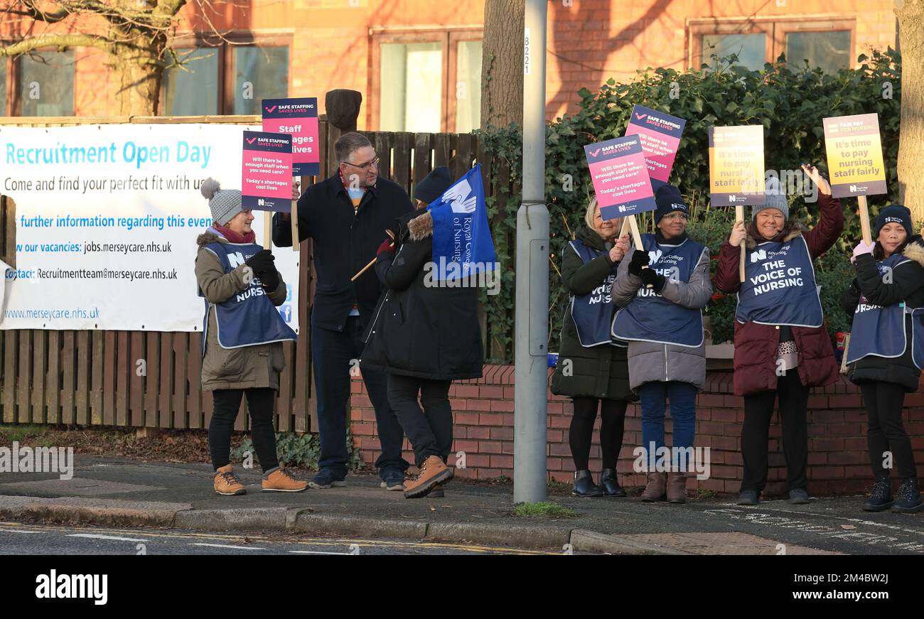 Liverpool nhs strike hi-res stock photography and images - Alamy