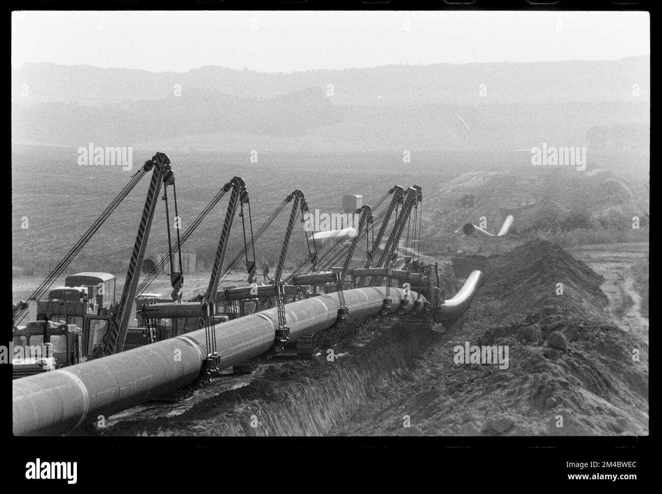 ***SEPTEMBER 1983 FILE PHOTO*** The first 45 kilometres of the welded ...