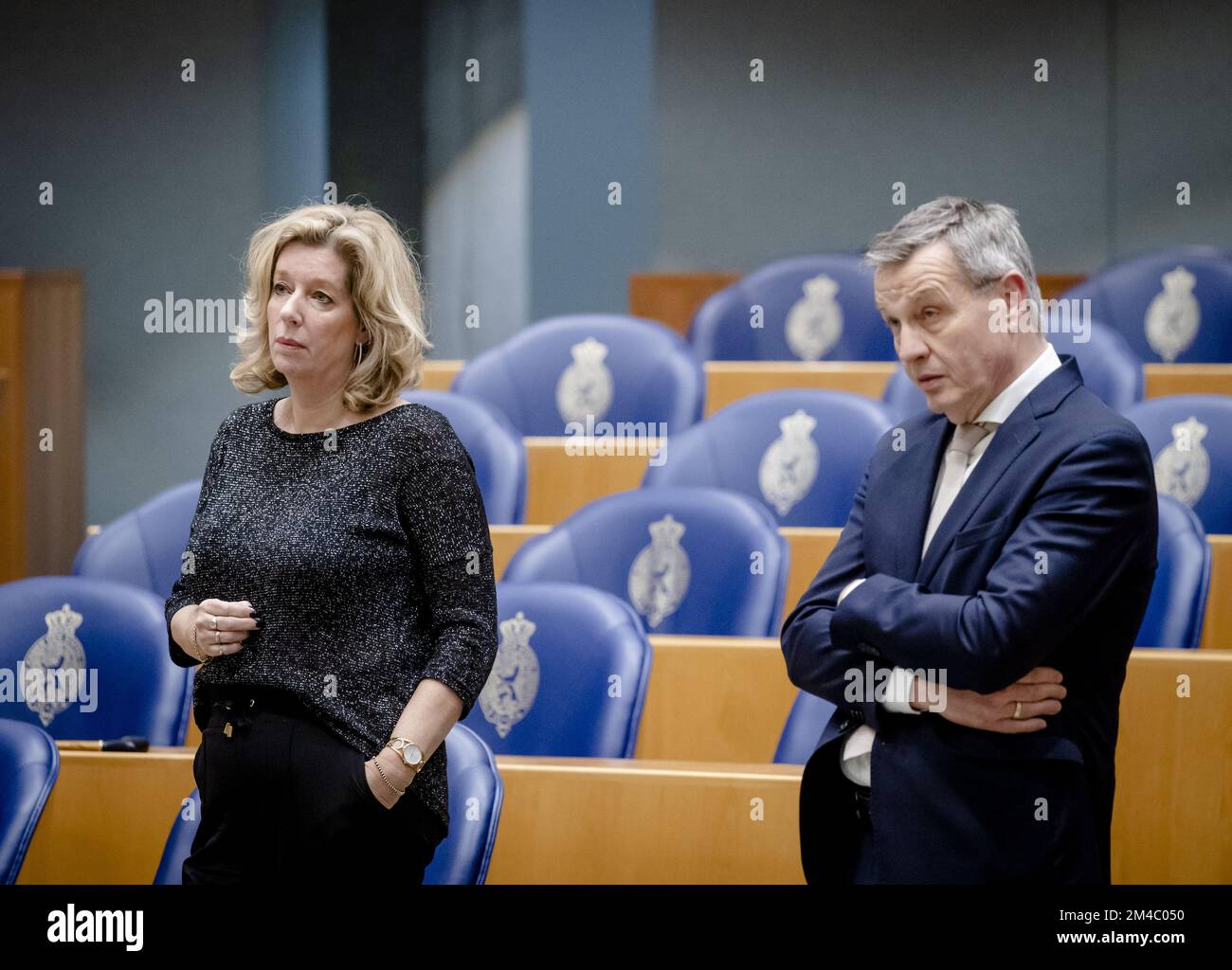 Question hour blonde hair hi-res stock photography and images - Alamy