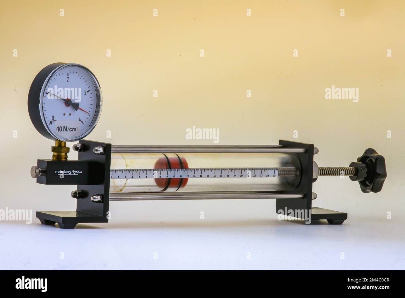 Boyle's Law Apparatus to measure the pressure of a confined gas Stock ...